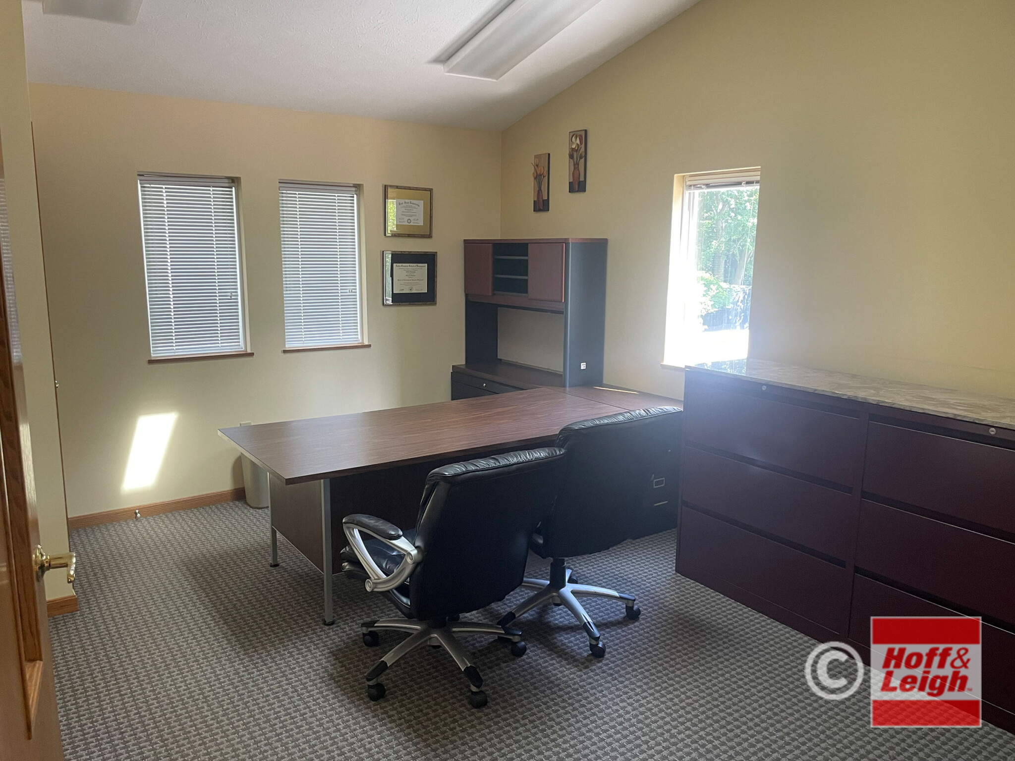 3598 Ridgewood Road - Hoff & Leigh